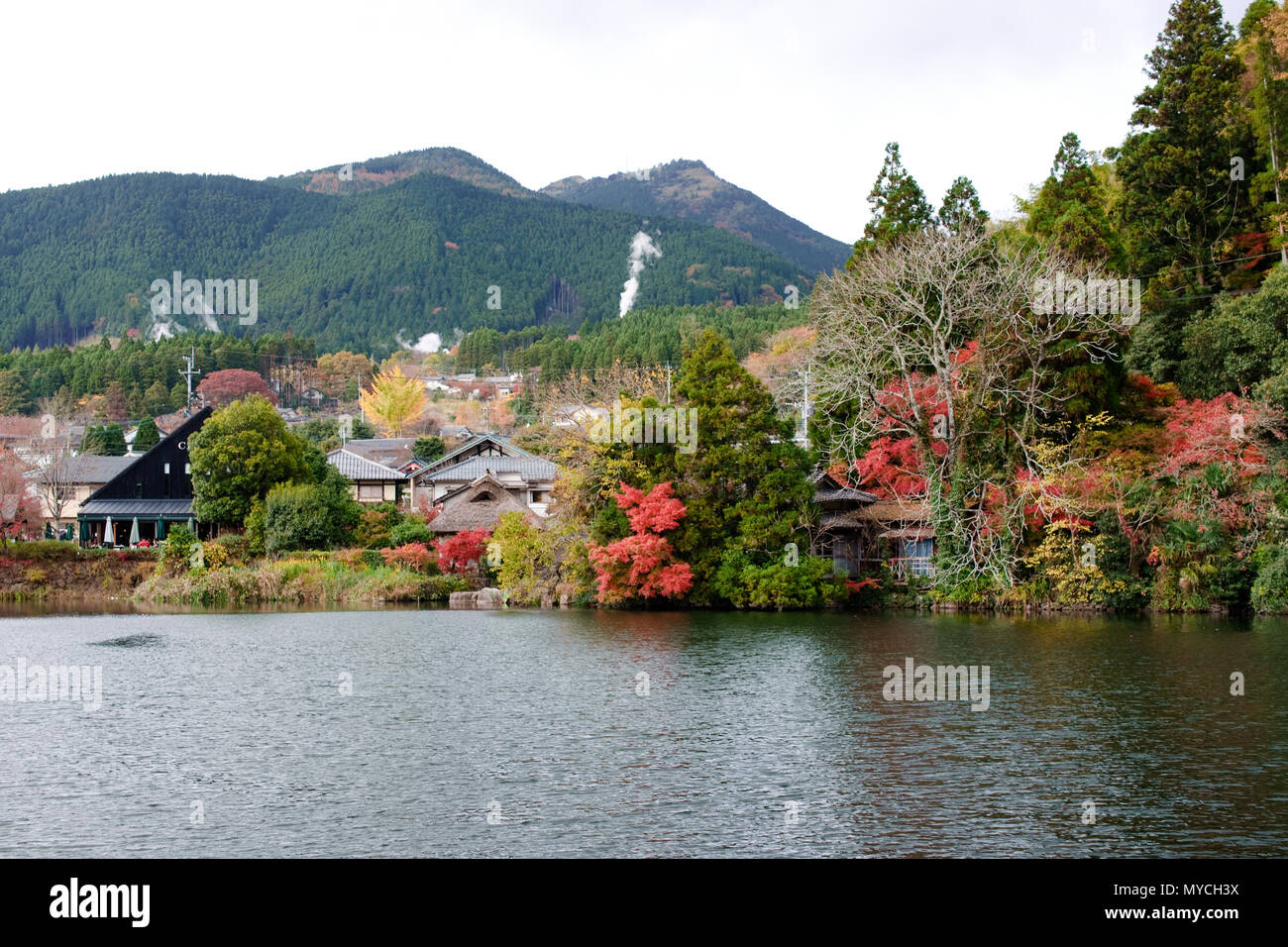 Lake Kinrinko in yufuin, kyushu japan Stock Photo - Alamy