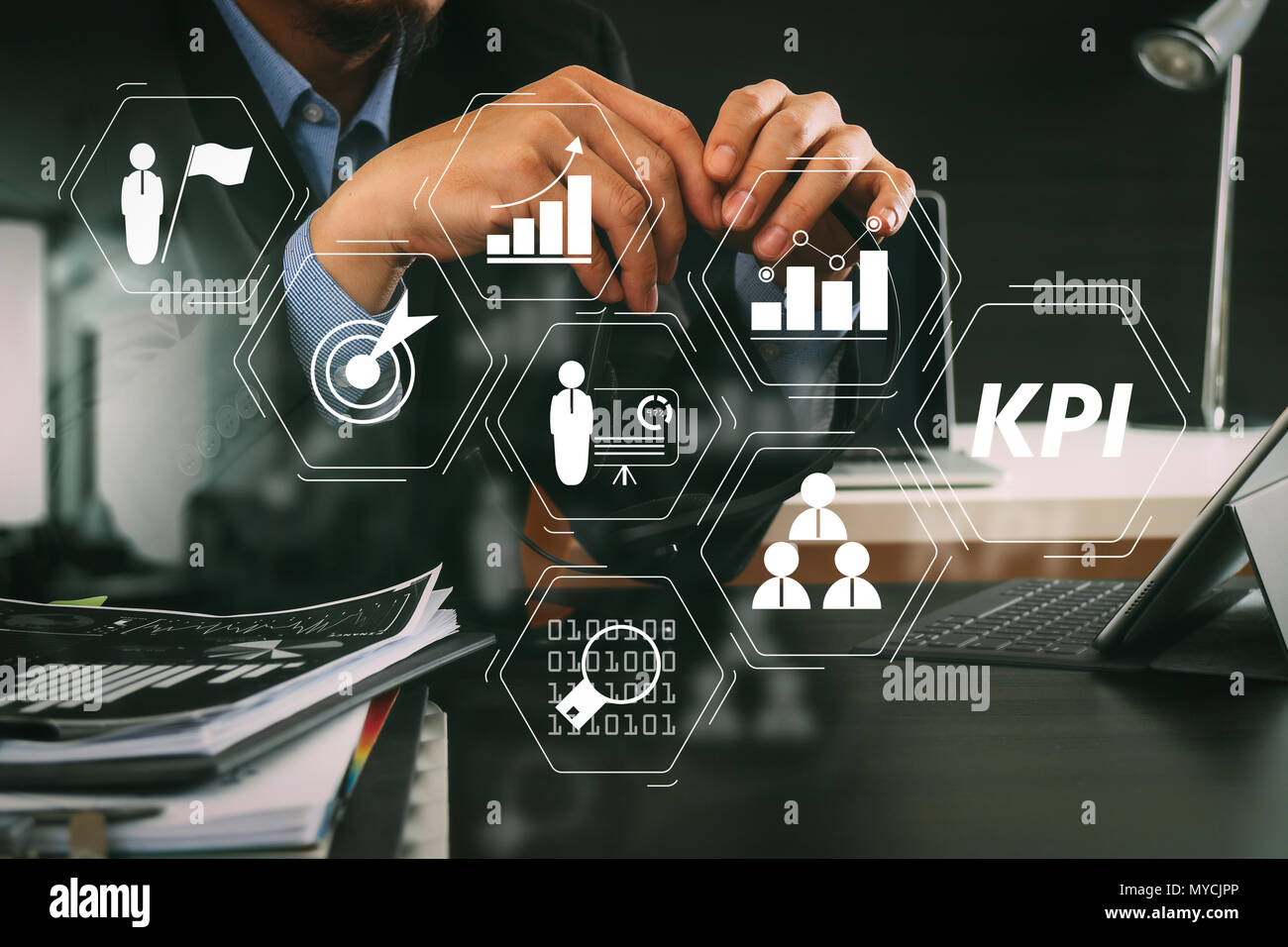 Evolution of man chart hi-res stock photography and images - Alamy
