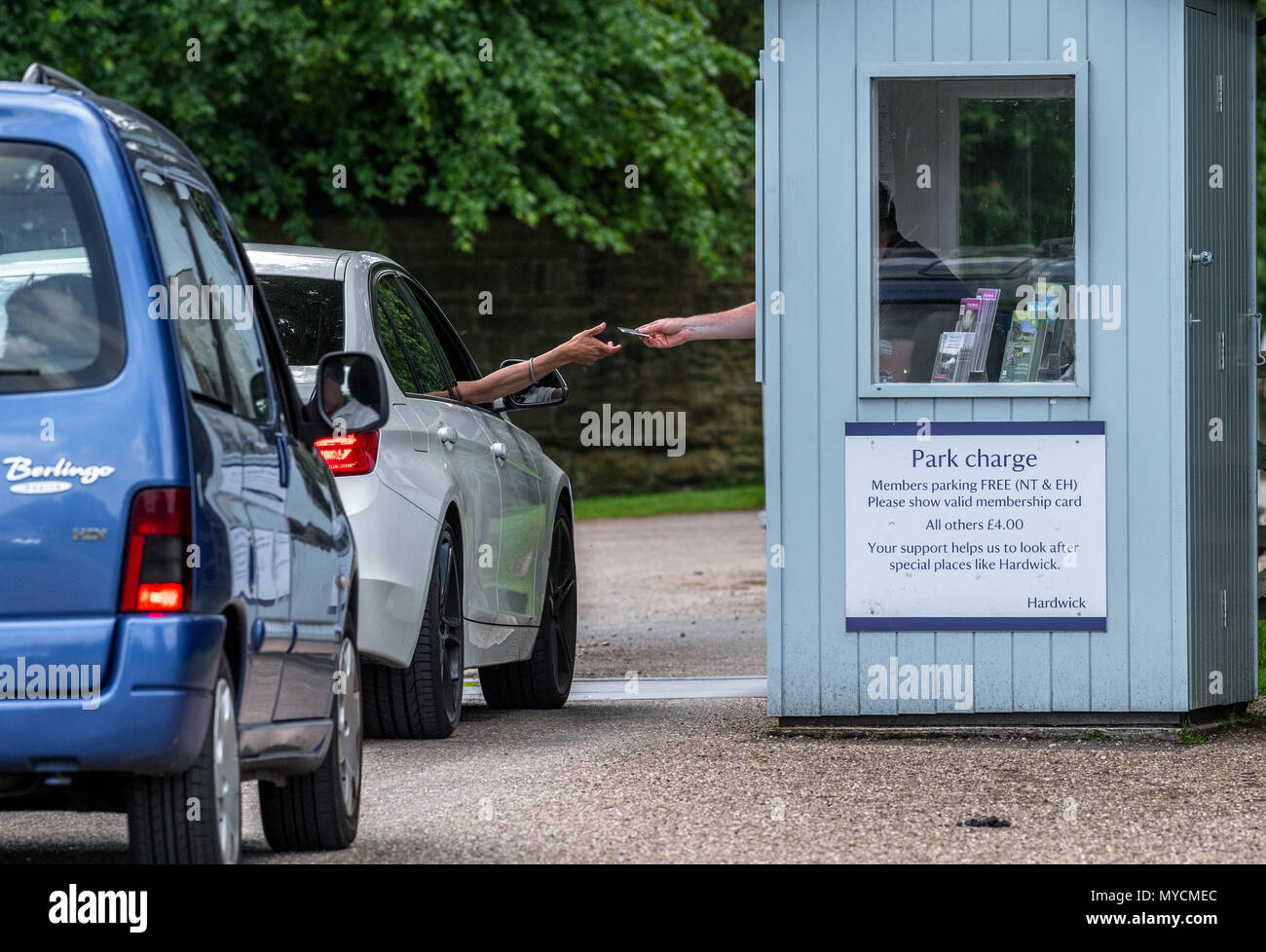 Parking payment kiosk hi-res stock photography and images - Alamy