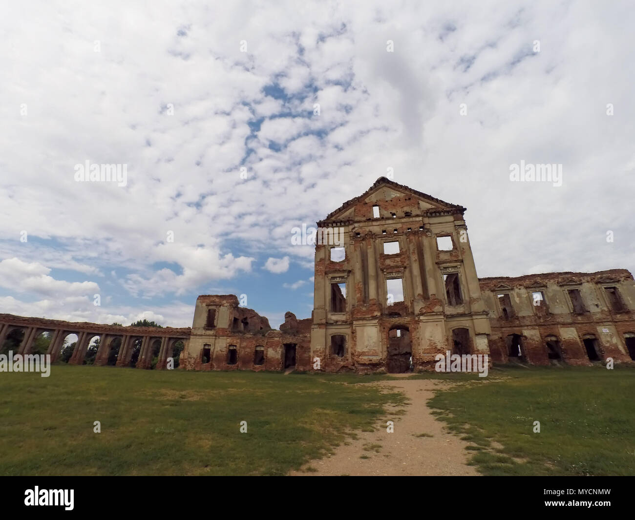 ancient ruins under the open sky Stock Photo - Alamy
