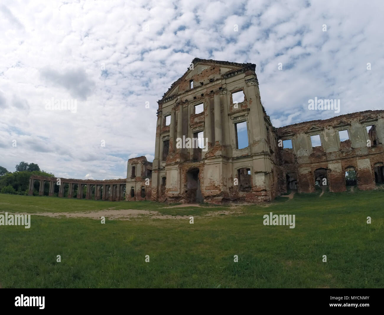 ancient ruins under the open sky Stock Photo - Alamy