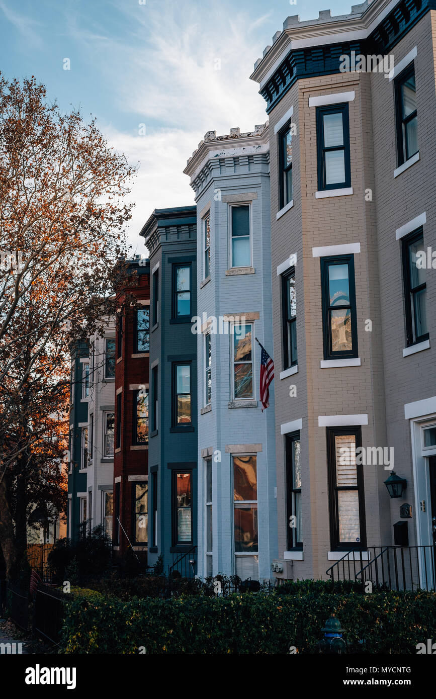 Washington dc row houses street hi-res stock photography and images - Alamy