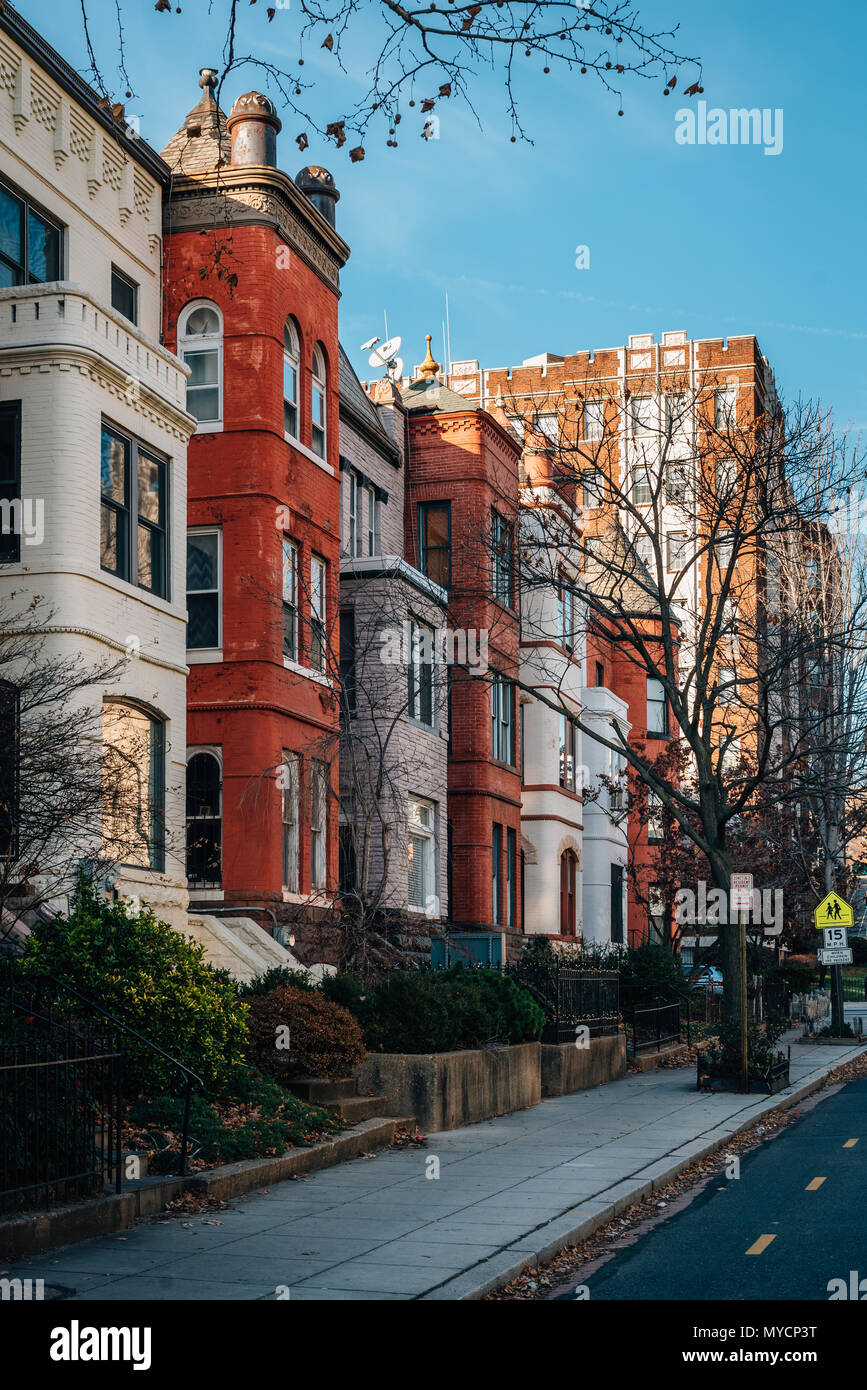 Washington dc row houses street hi-res stock photography and images - Alamy