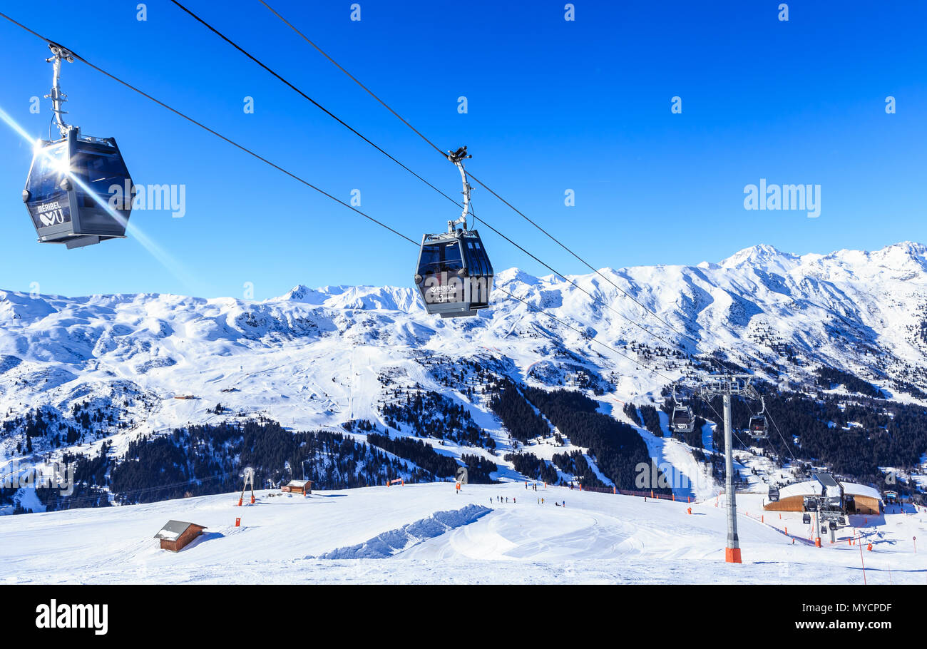 Cabins cableway ski resort hi-res stock photography and images - Alamy