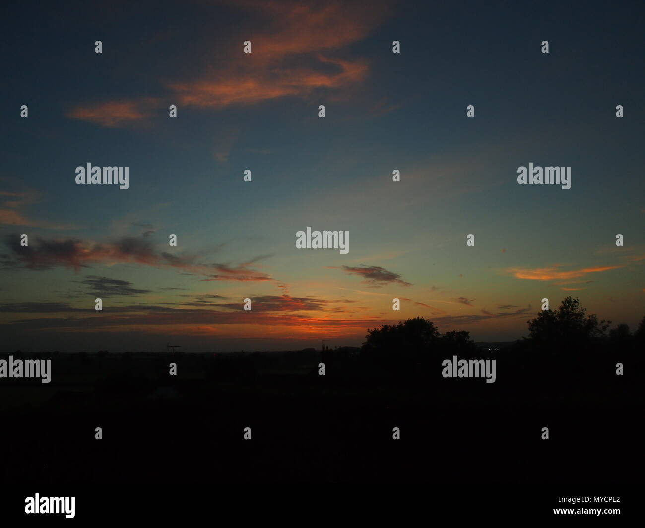 Sunset, Bedfordshire, UK, near Milton Keynes, blue sky Stock Photo - Alamy