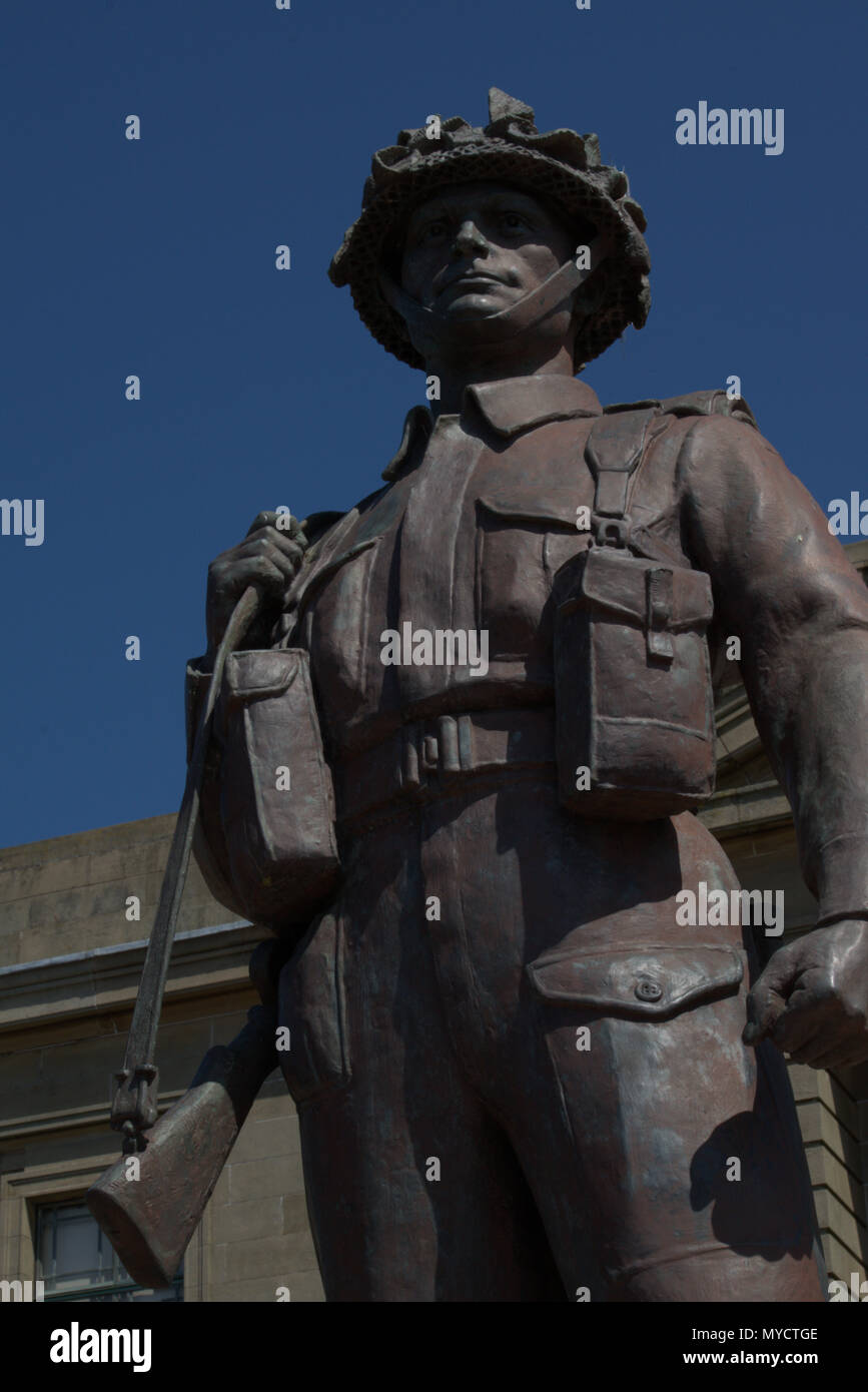 Royal Scots Fusiliers commemorative statue Stock Photo - Alamy
