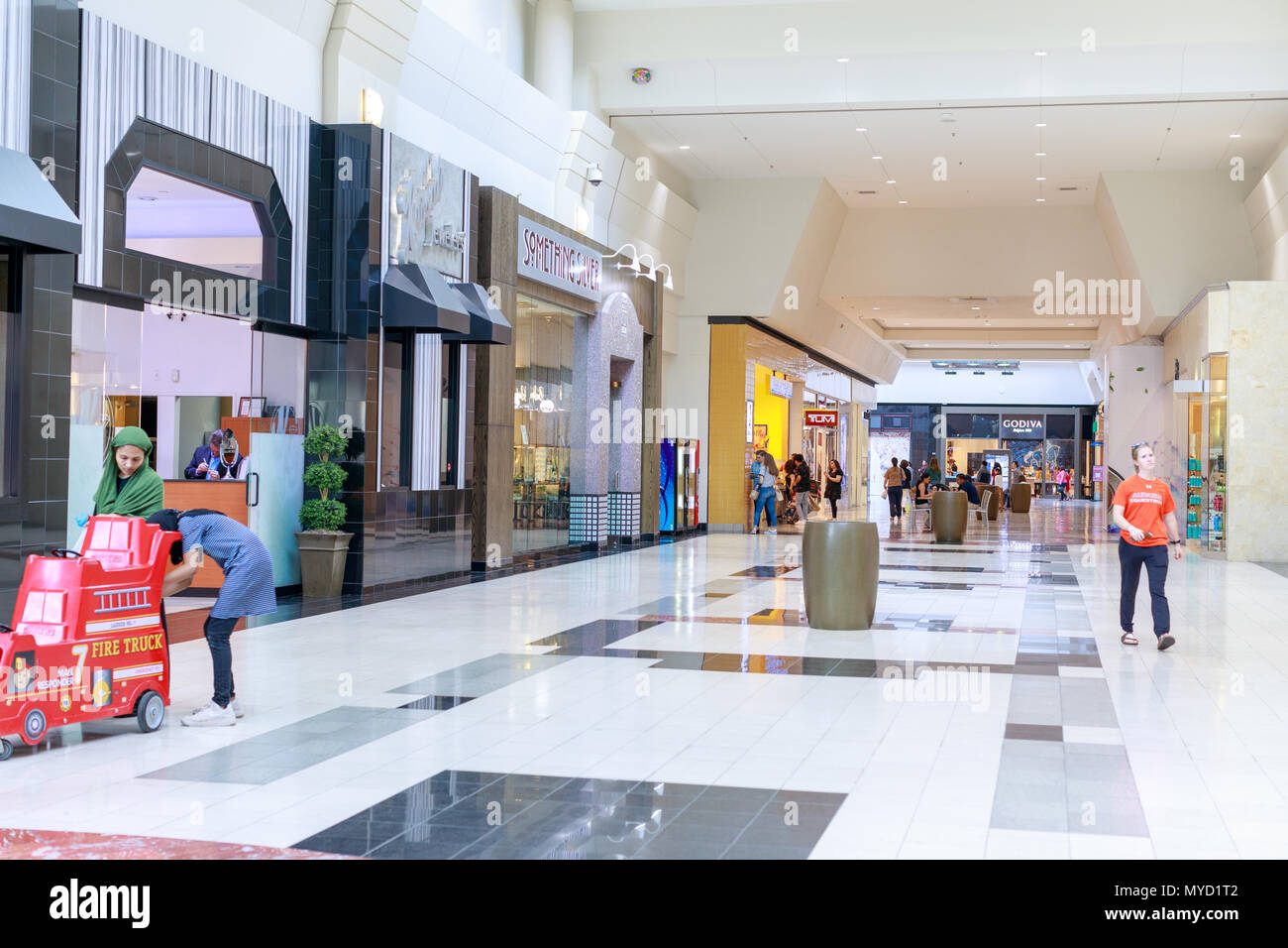 Large shopping mall theme park hi-res stock photography and images - Alamy