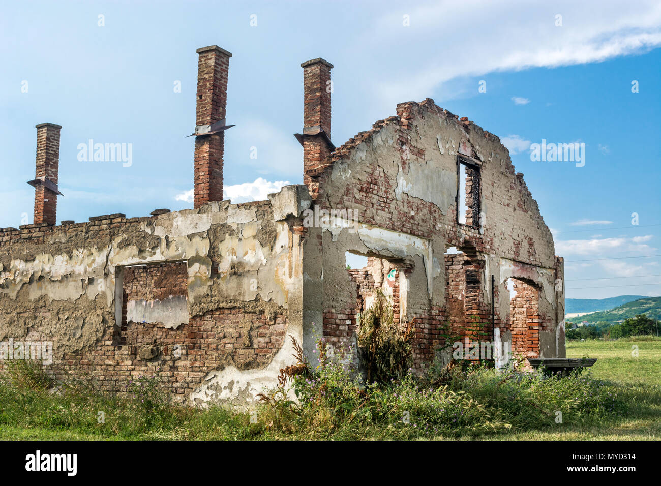 House without roof hi-res stock photography and images - Alamy