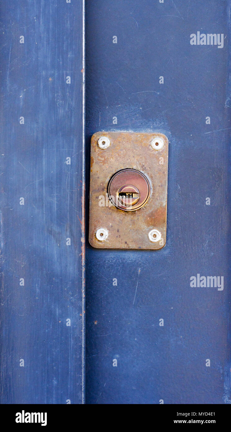 old door lock, aged metal door, home security, vintage Stock Photo - Alamy