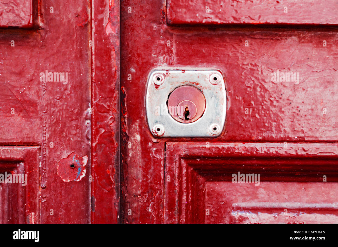 old door lock, aged metal door, home security, vintage Stock Photo - Alamy