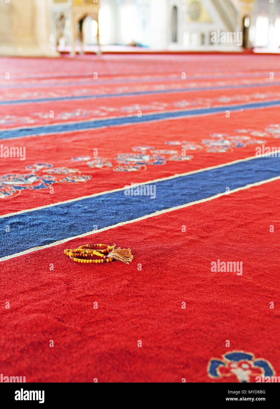 Carpet in a mosque hi-res stock photography and images - Alamy