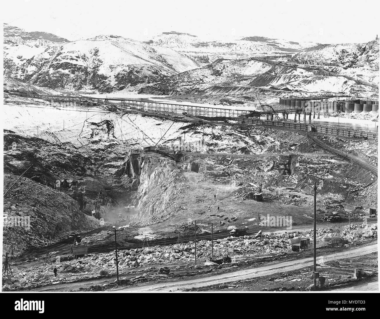 East side excavation area showing the deep crevice on the left, east ...