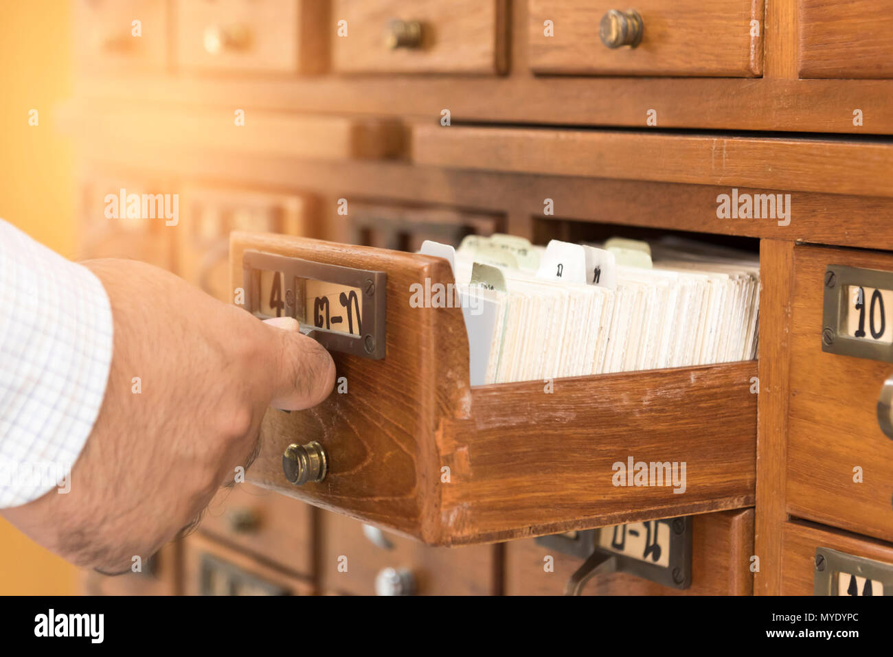 Library card catalog books hi-res stock photography and images - Alamy