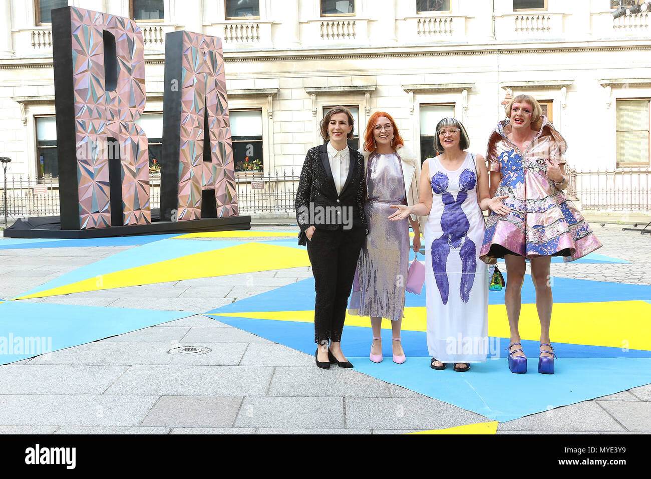 London, UK. 6th June, 2018. Florence Perry, Philippa Perry, Grayson ...