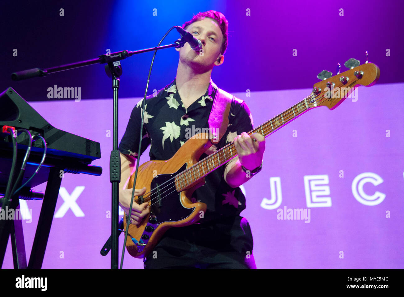 Lorde 2014 hi-res stock photography and images - Alamy