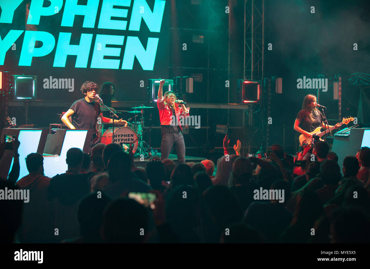 International artists cannes hi-res stock photography and images - Alamy