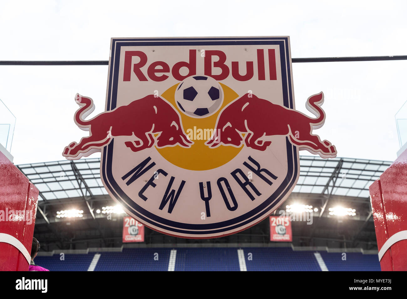 New york red bulls logo hi-res stock photography and images - Alamy