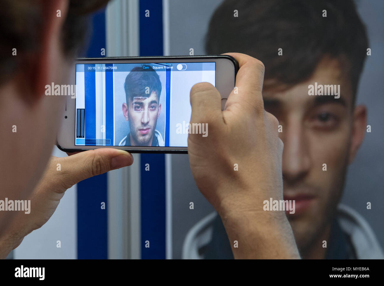 Police photo suspect wall hi-res stock photography and images - Alamy