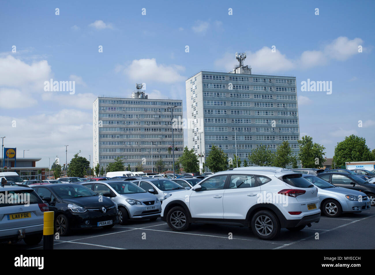 Thirteen housing group hi-res stock photography and images - Alamy