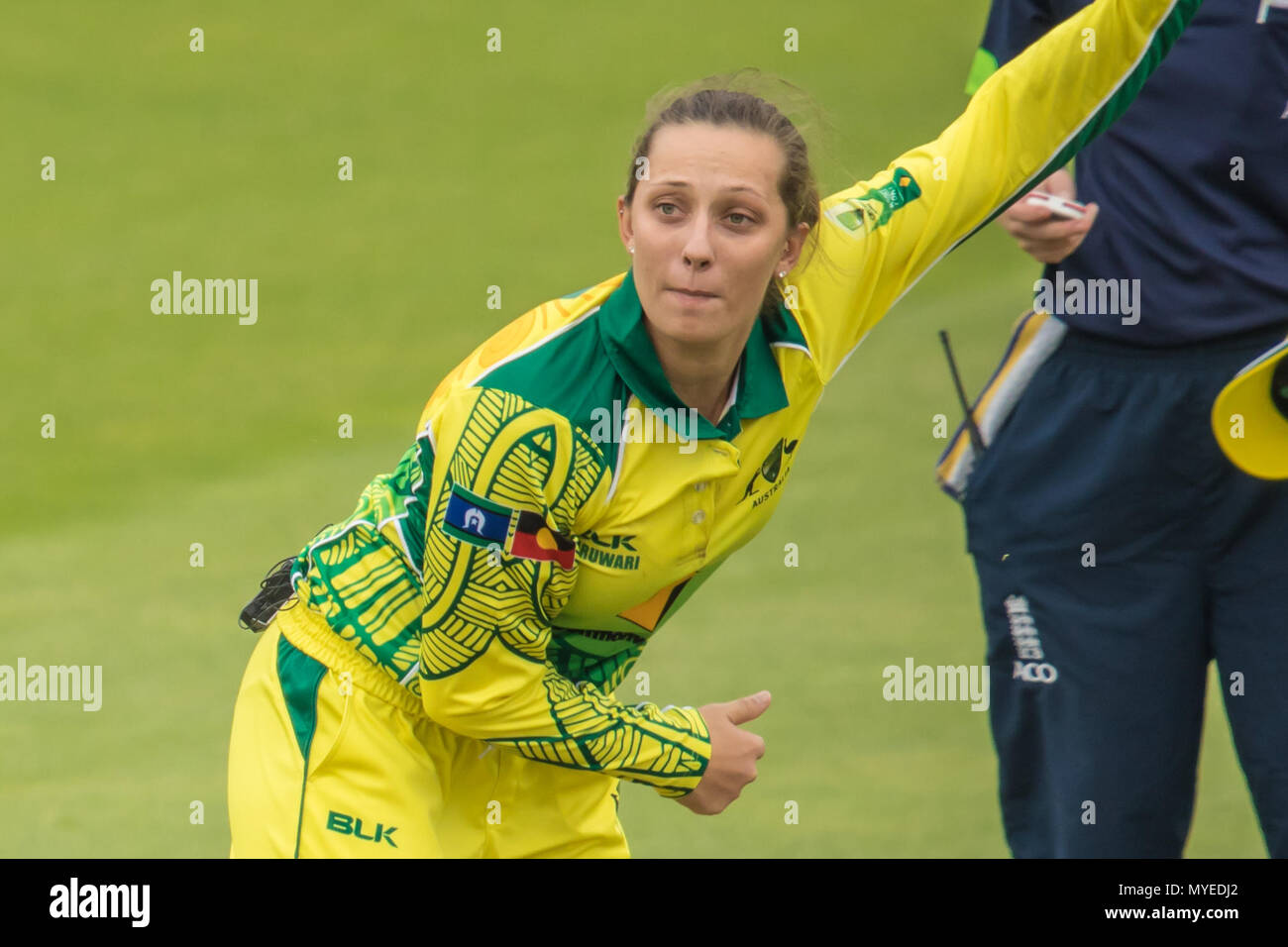 Ash gardner hi-res stock photography and images - Alamy