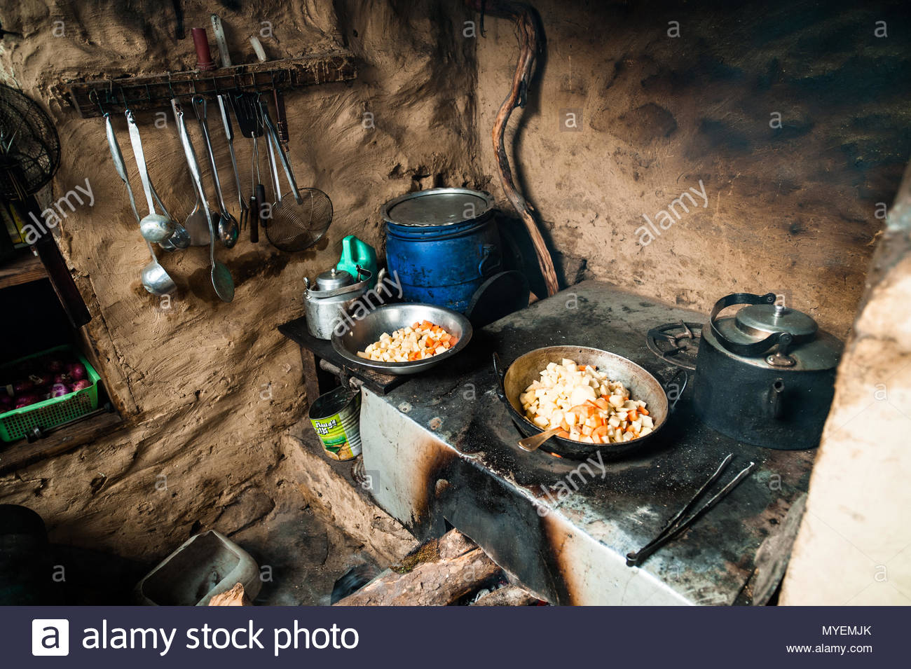 Kitchen Fireplace Stock Photos & Kitchen Fireplace Stock Images - Alamy