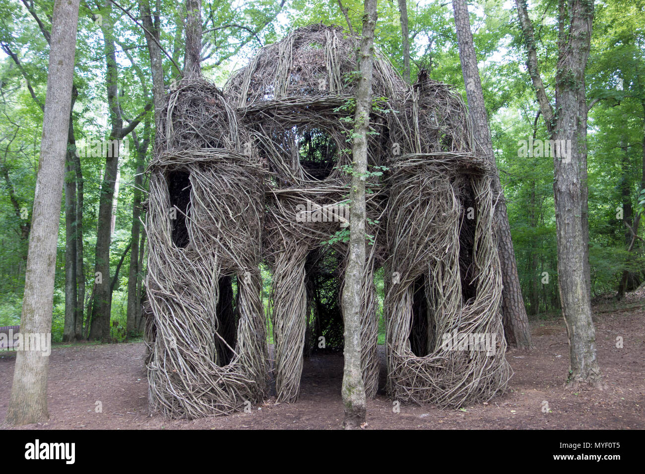 Patrick dougherty sculpture hi-res stock photography and images - Alamy