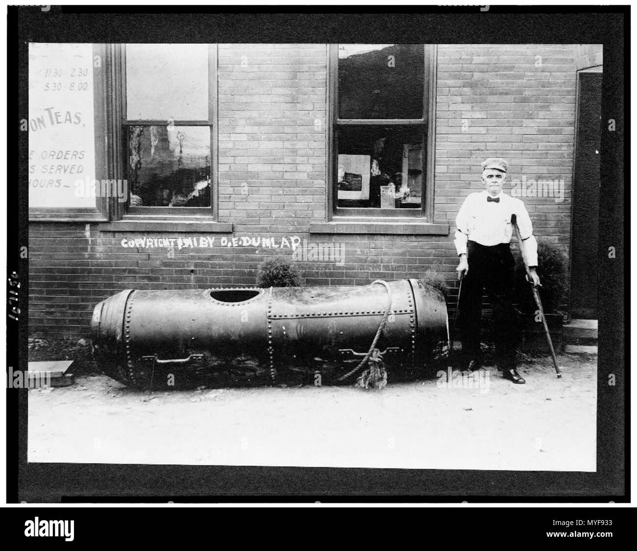 Bobby Leach and his barrel Stock Photo - Alamy