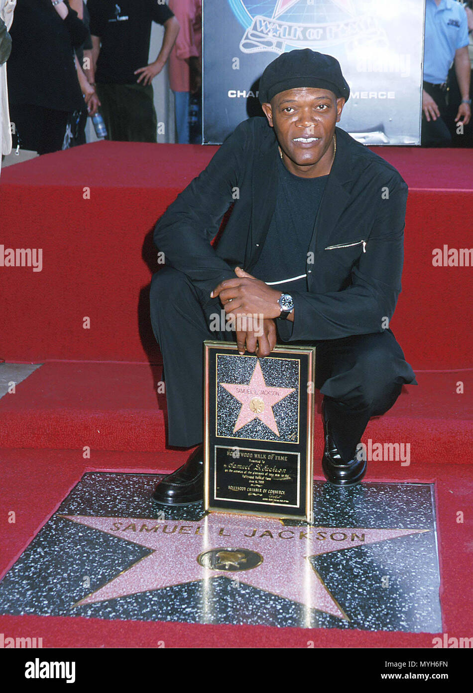 Samuel jackson samuel jackson hand hi-res stock photography and images ...