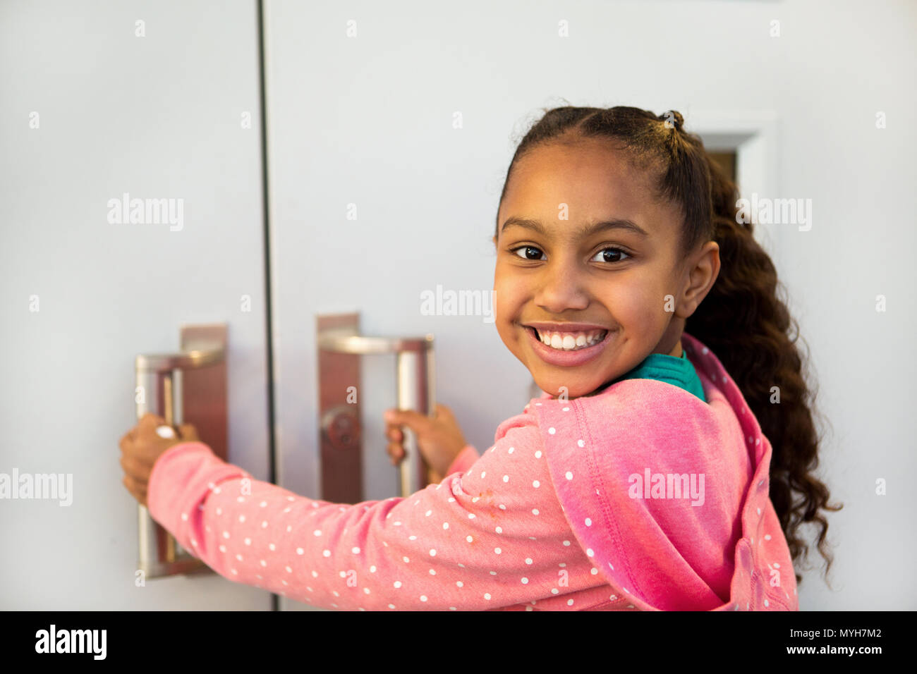 Children entering school usa hi-res stock photography and images - Alamy
