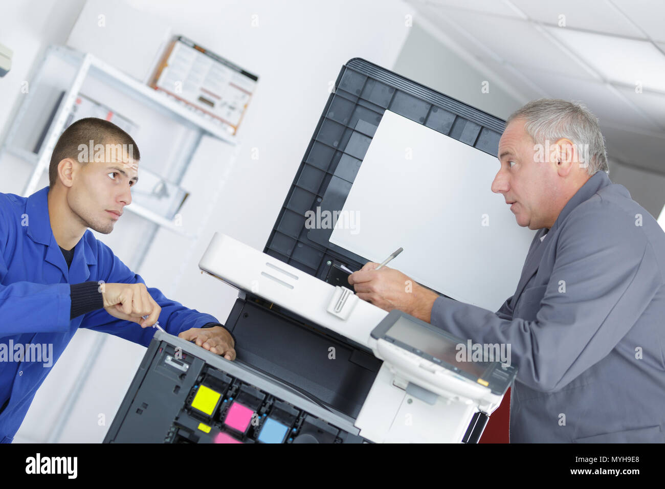 electronic and printer technician Stock Photo - Alamy