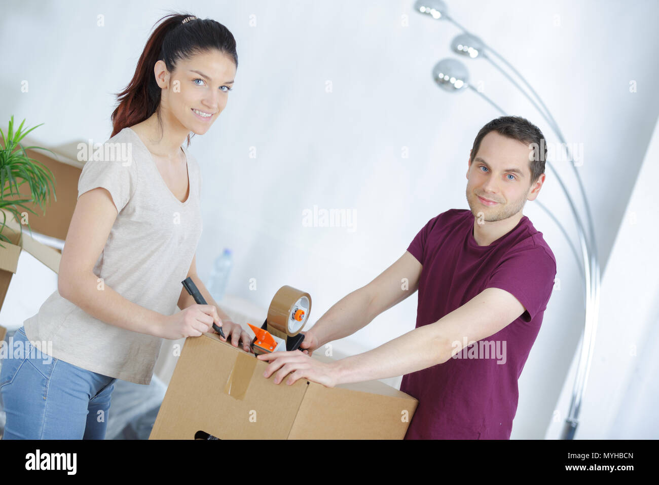 Couple moving another house hi-res stock photography and images - Alamy