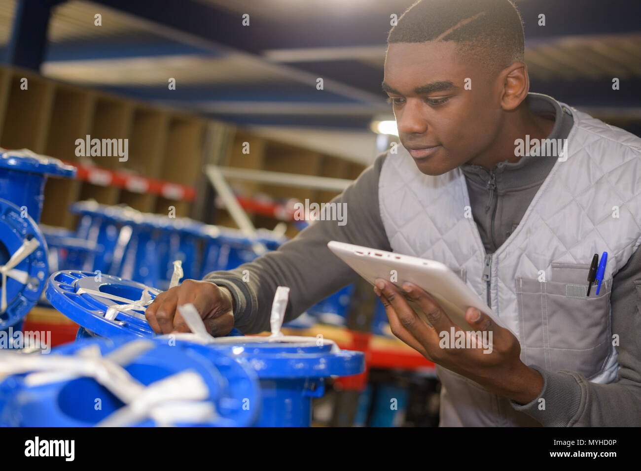 Warehouse inventory scan hi-res stock photography and images - Alamy