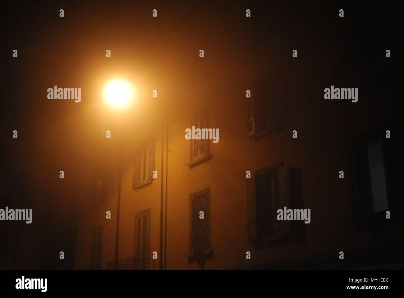 Misty street hi-res stock photography and images - Alamy