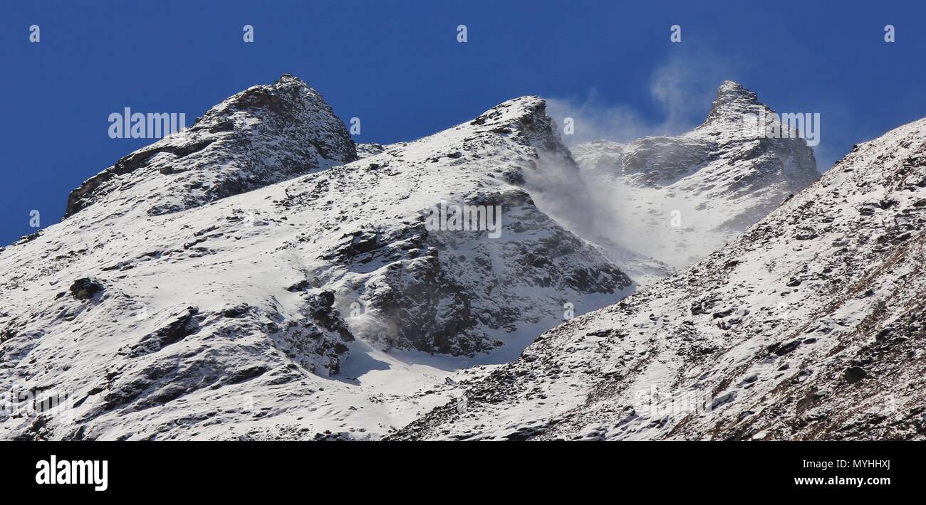 Himalaya panorama langtang himal hi-res stock photography and images ...