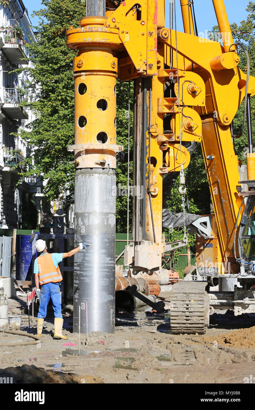 drilling rig in action for sewer modernization in hamburg Stock Photo ...