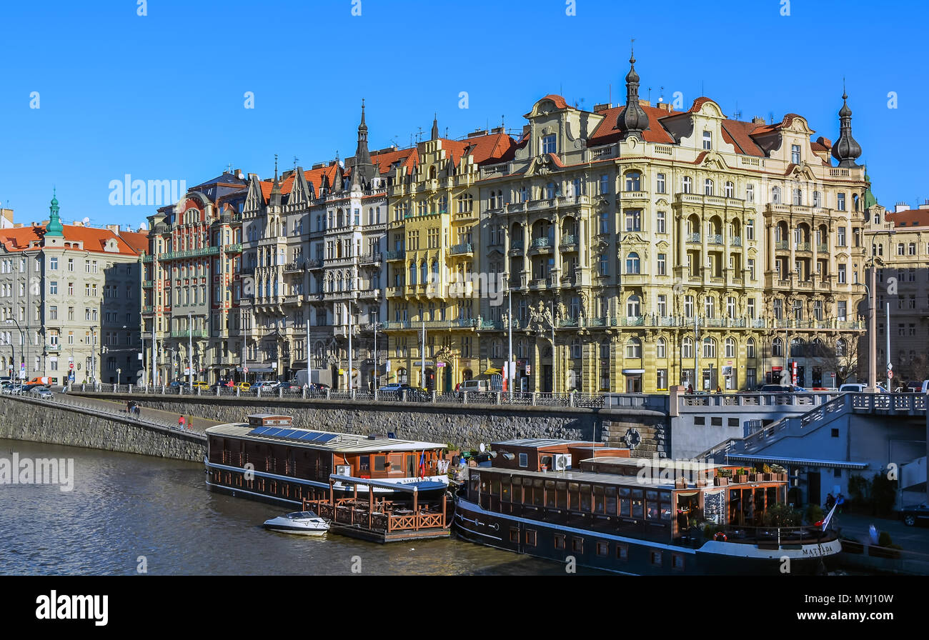 Vltava river traditional architecture hi-res stock photography and ...