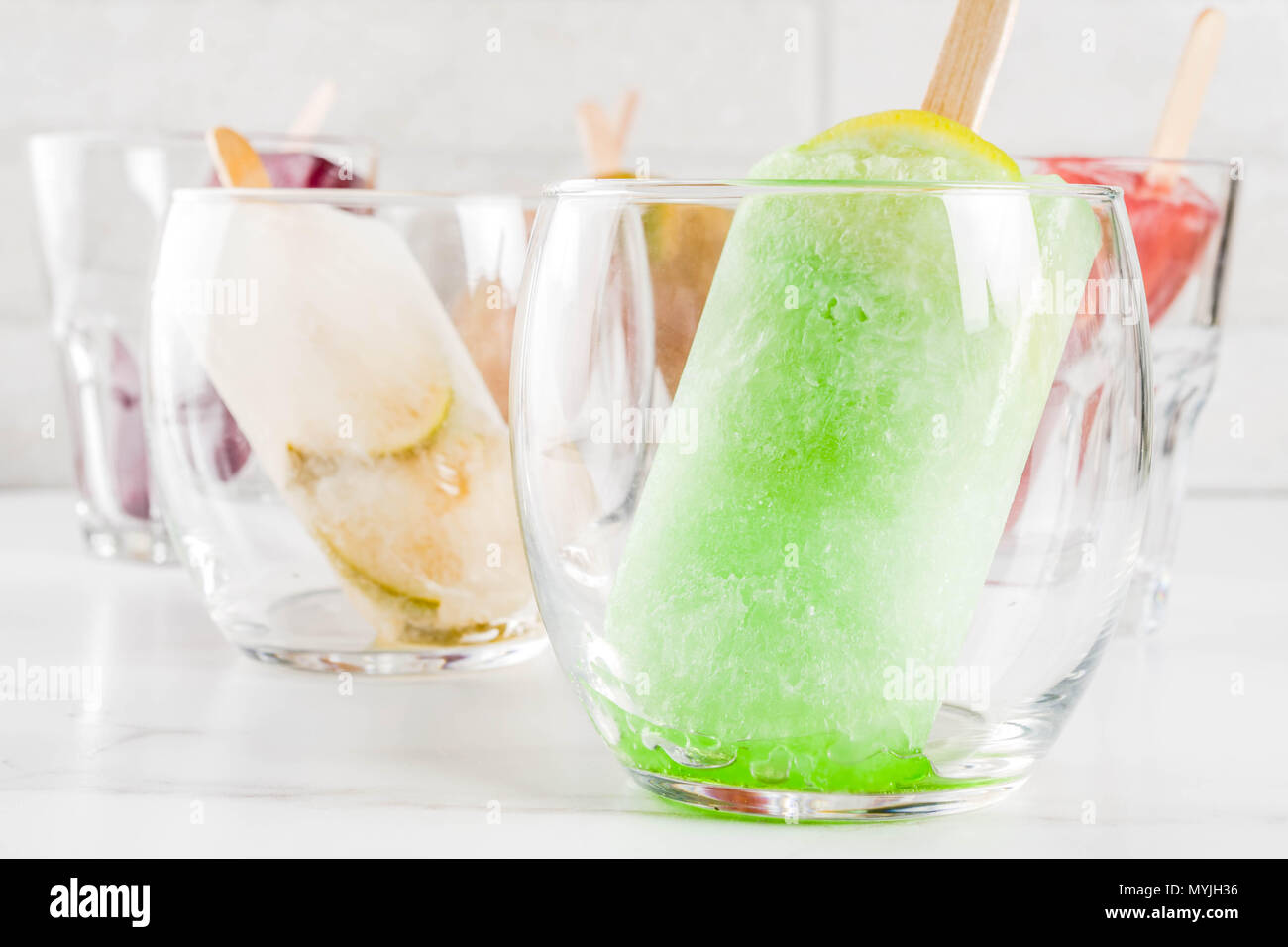 Summer party food ideas, frozen boozy alcohol cocktails popsicles ...