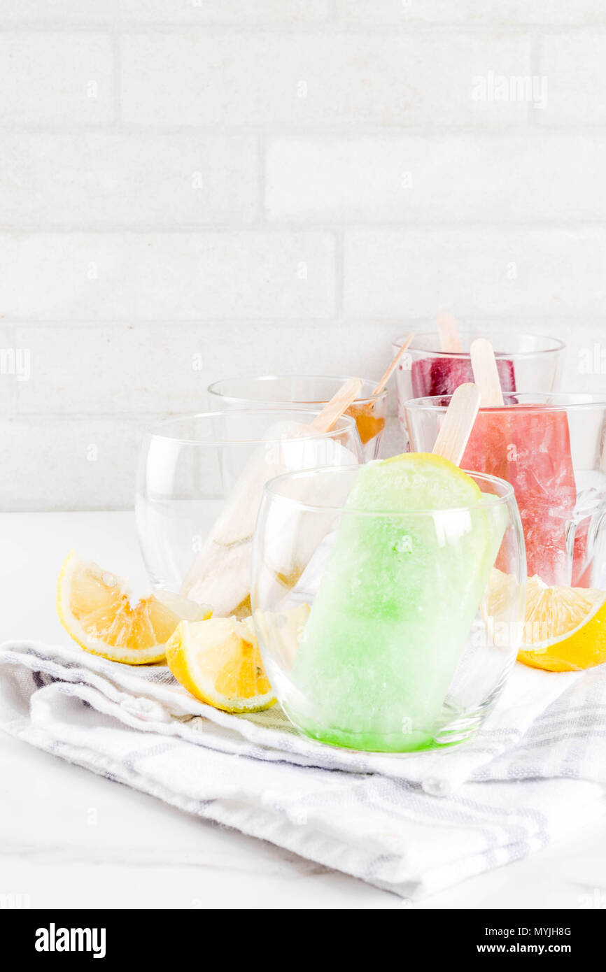 Summer party food ideas, frozen boozy alcohol cocktails popsicles ...