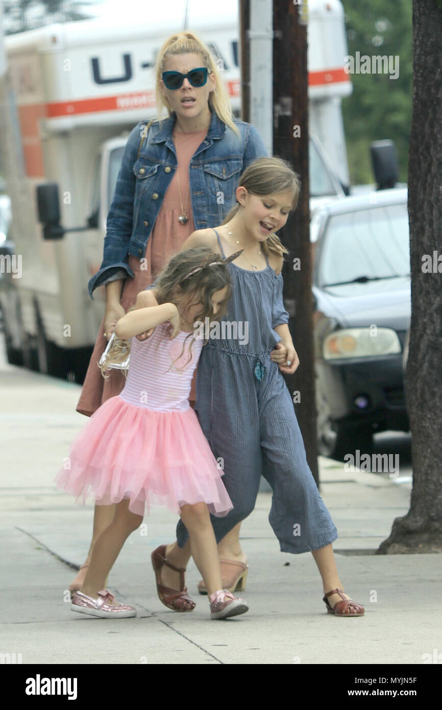 Busy Philipps spotted with her daughters, Cricket and Birdie, in Studio ...