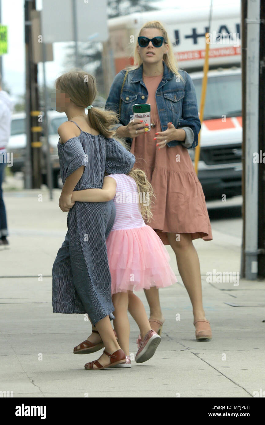 Busy Philipps spotted with her daughters, Cricket and Birdie, in Studio ...