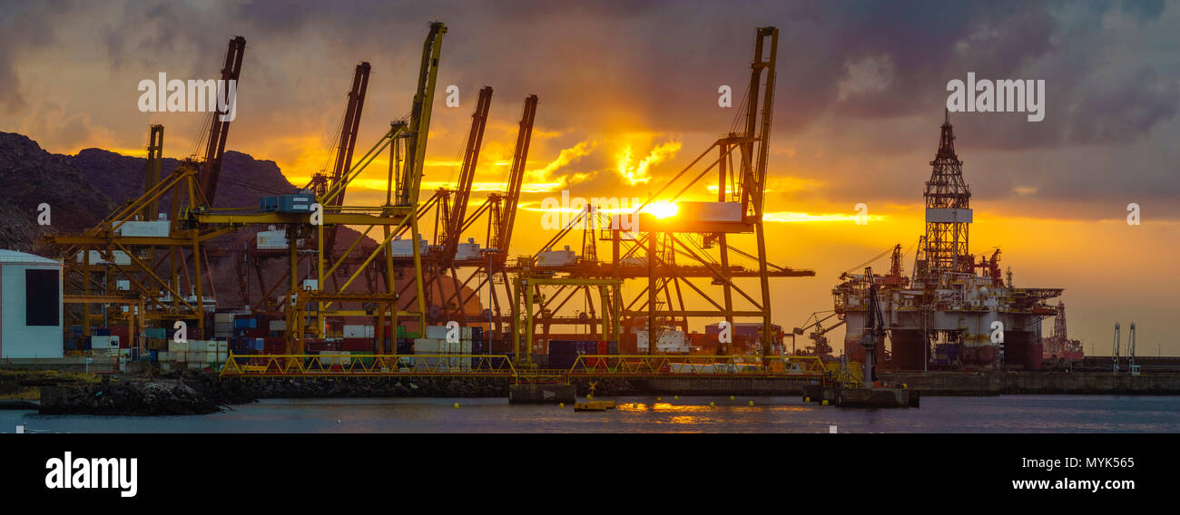 Sea trading hi-res stock photography and images - Alamy