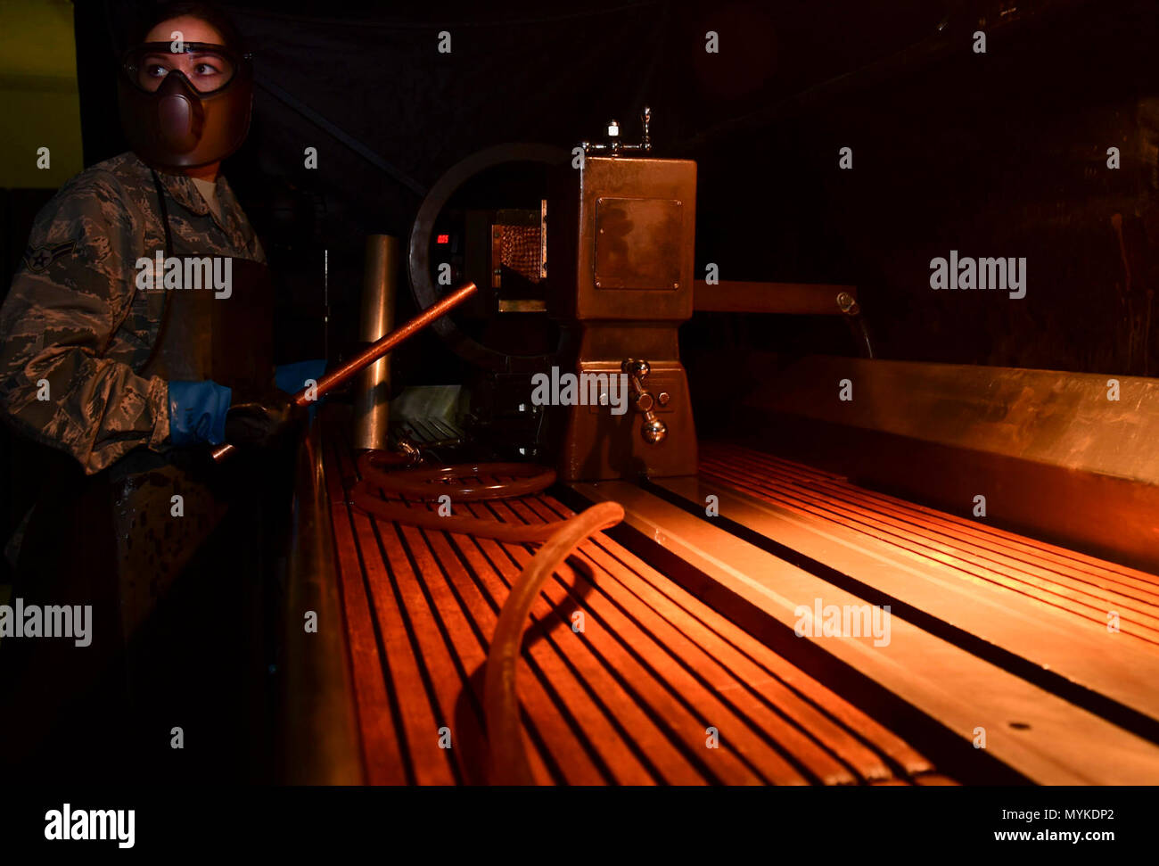Magnetic particle inspection hi-res stock photography and images - Alamy