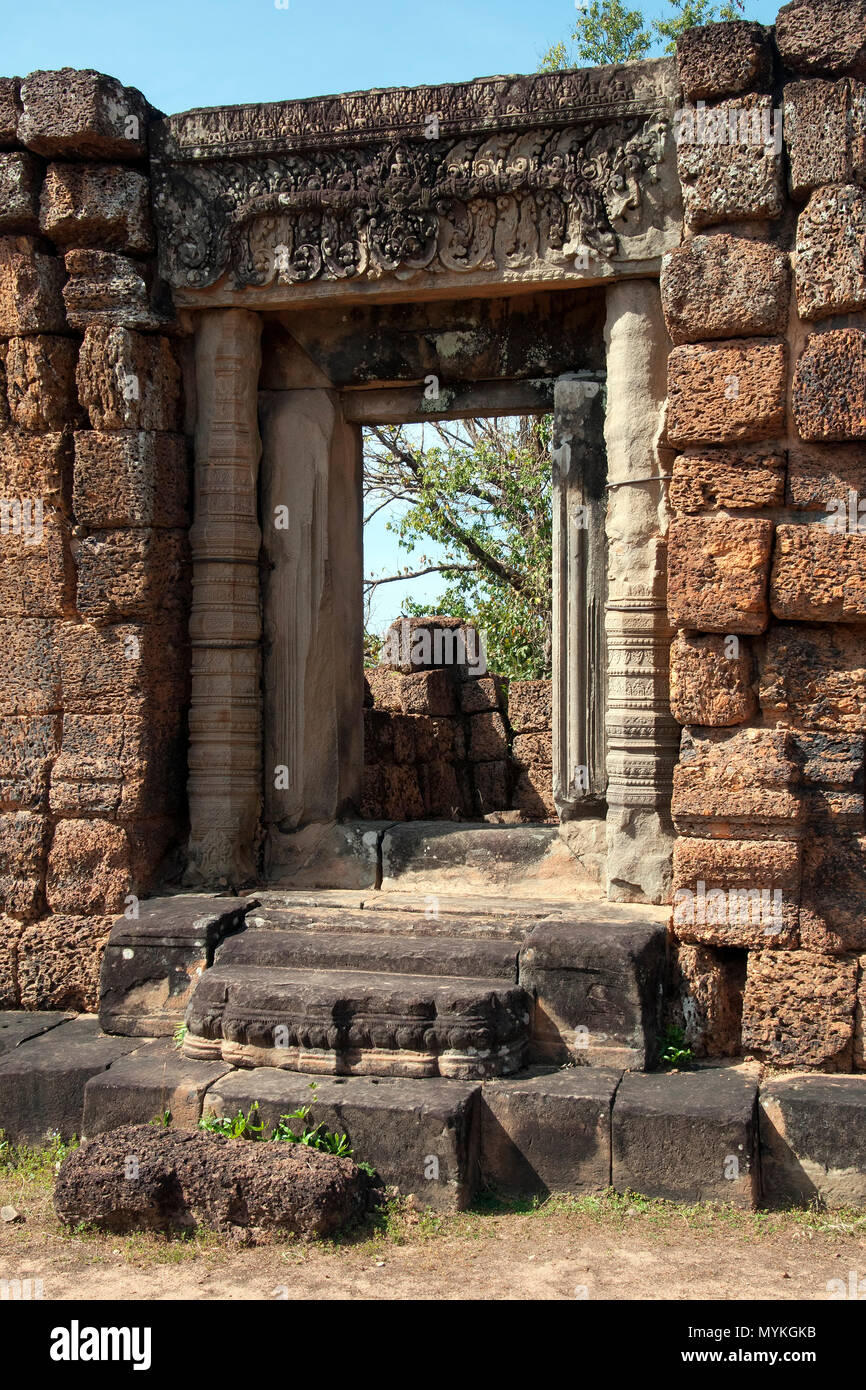 Door lintel temple relief hi-res stock photography and images - Alamy