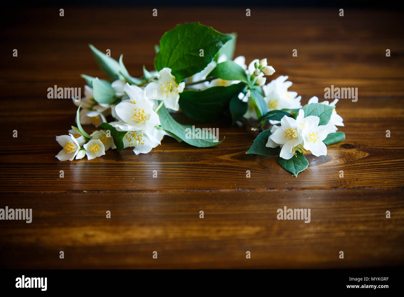 Jasmine bouquet table hi-res stock photography and images - Alamy