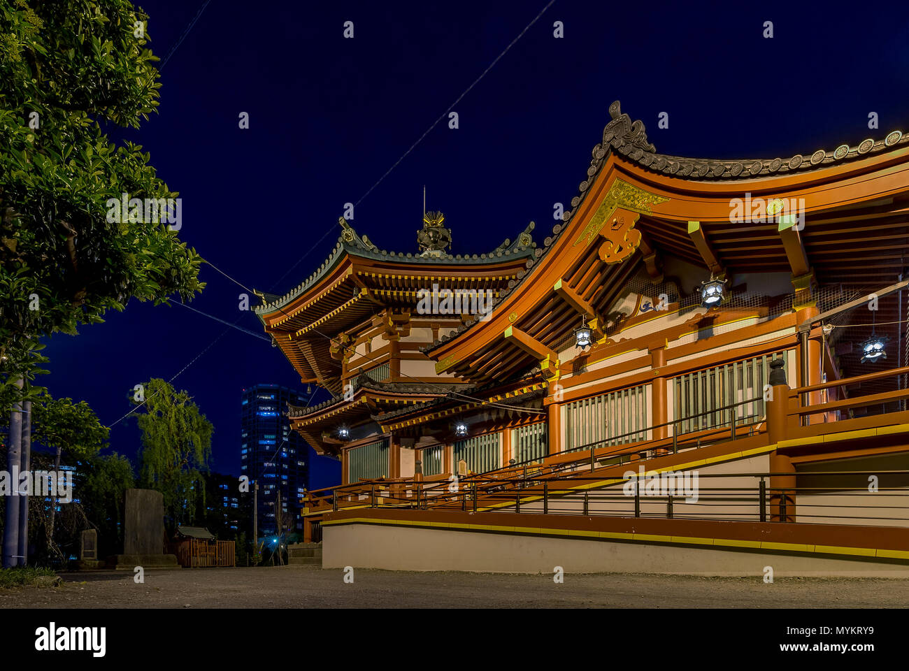 Night view of the Shinobazunoike Bentendo Temple, Ueno Park, Tokyo ...