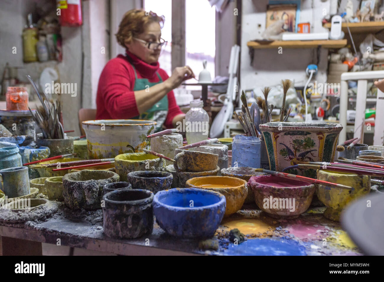 Ceramist hi-res stock photography and images - Alamy