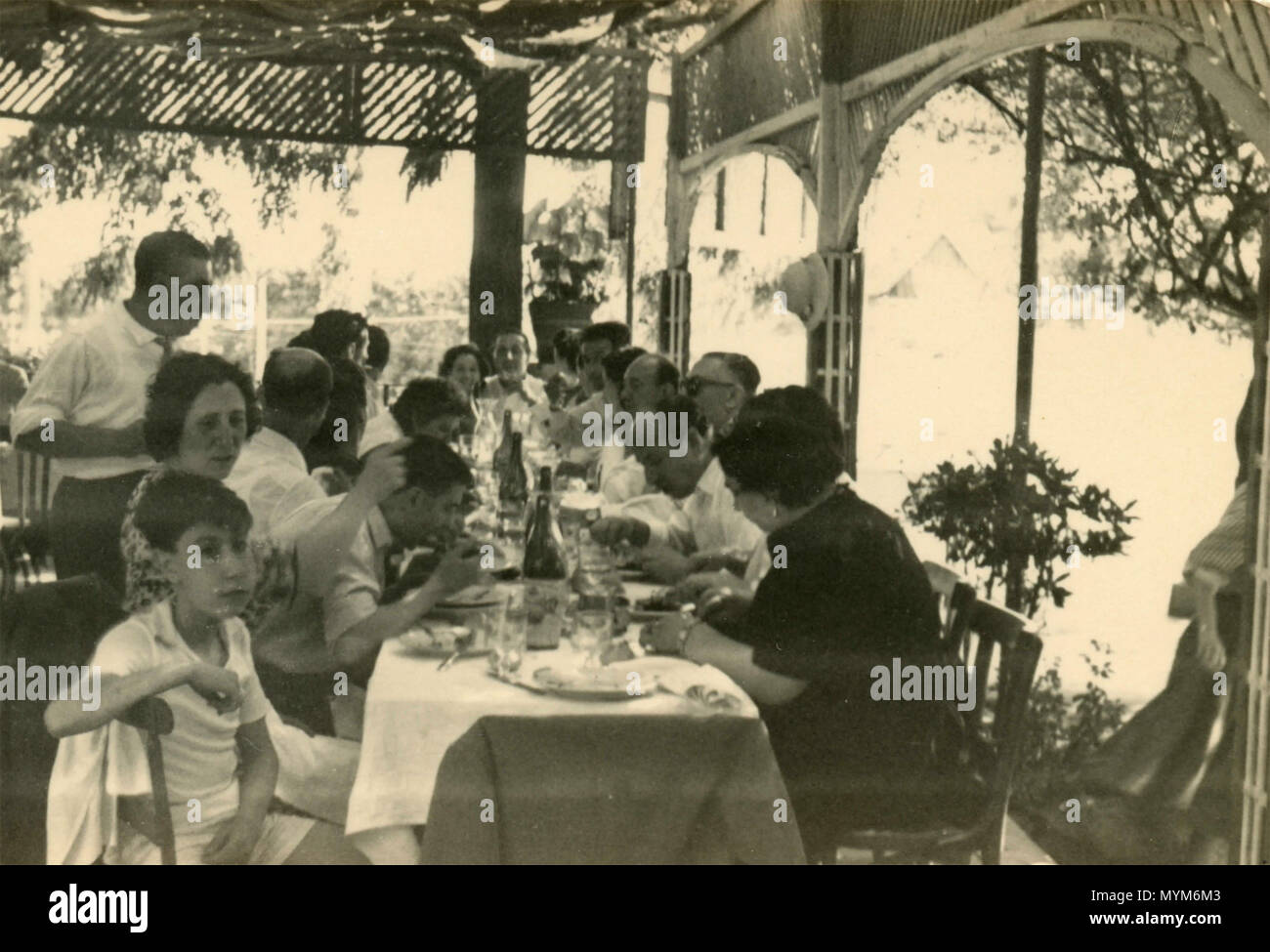 1950s restaurant hi-res stock photography and images - Alamy