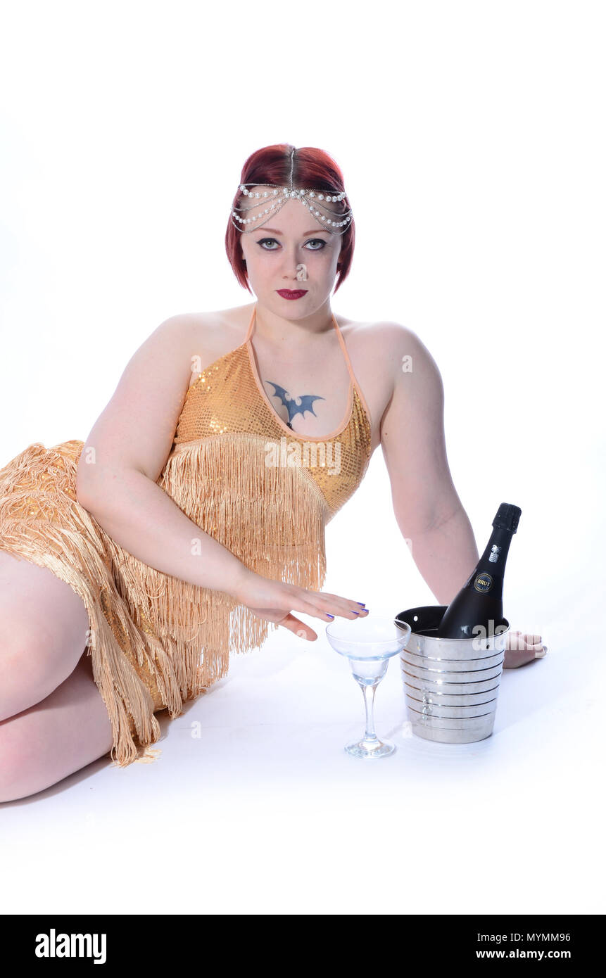 Flapper 1920 Drinking