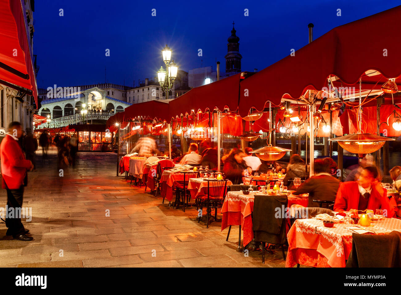 Restaurant busy hi-res stock photography and images - Alamy