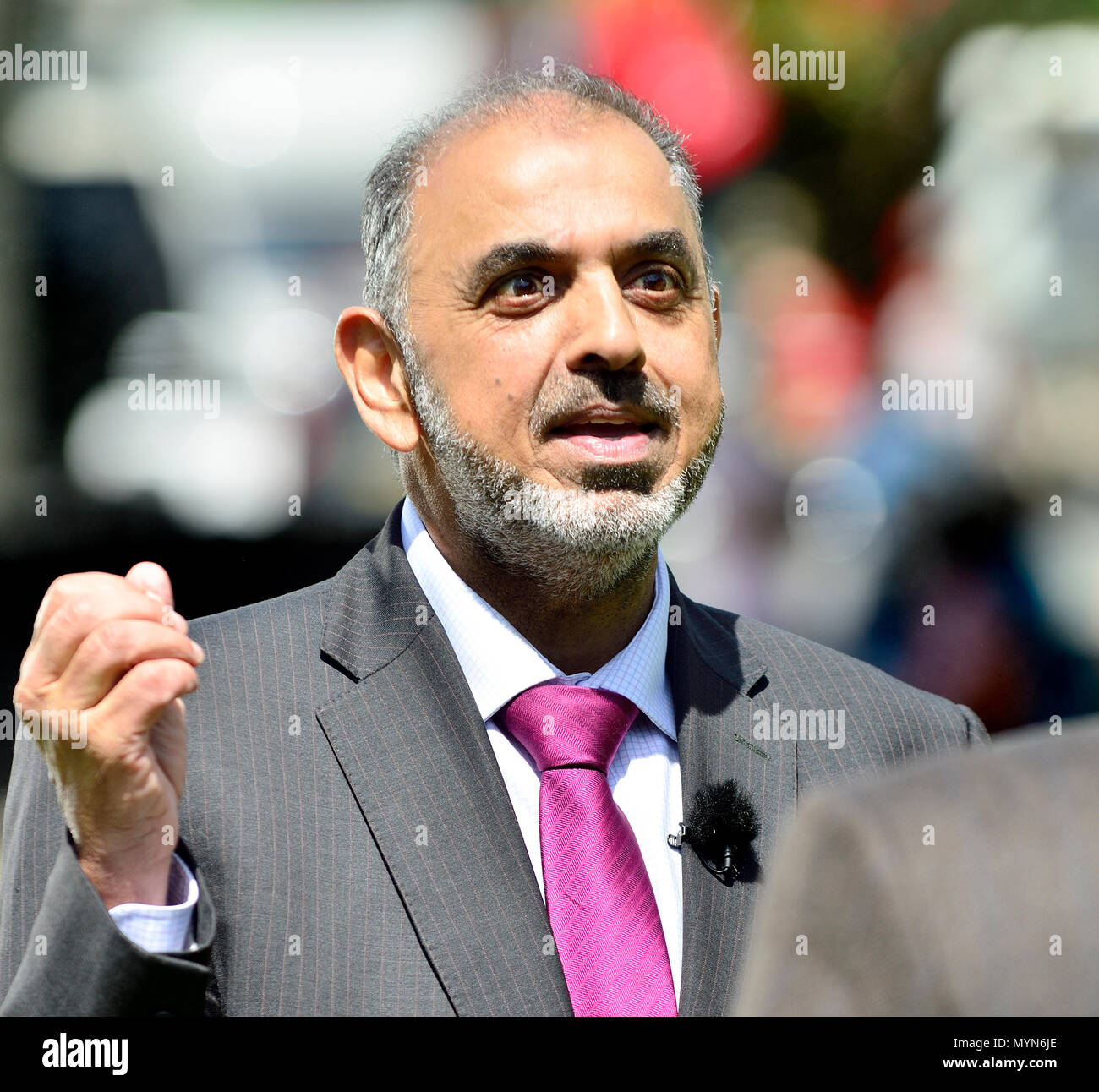 Muslim ethnic muslim hi-res stock photography and images - Alamy